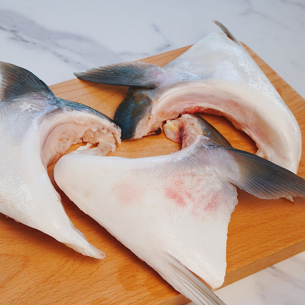 Japanese Yellowtail Hamachi Fish Collar 950g – Miss A's Handpick Fine Food
